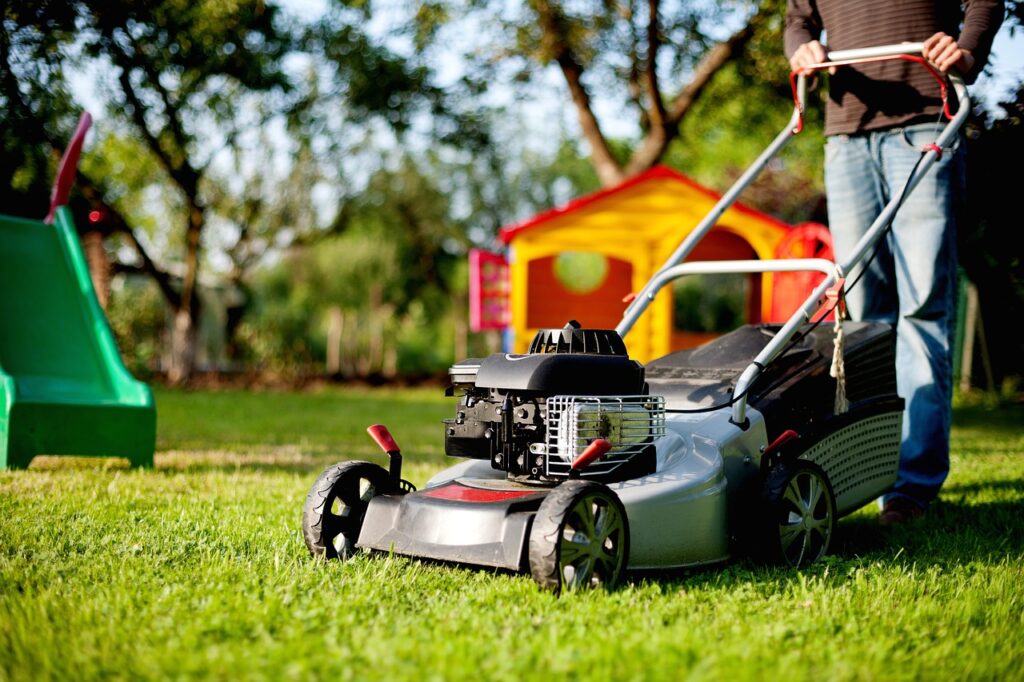 Battery-Powered Lawn Mowers: Advantages and Disadvantages - BotusMov